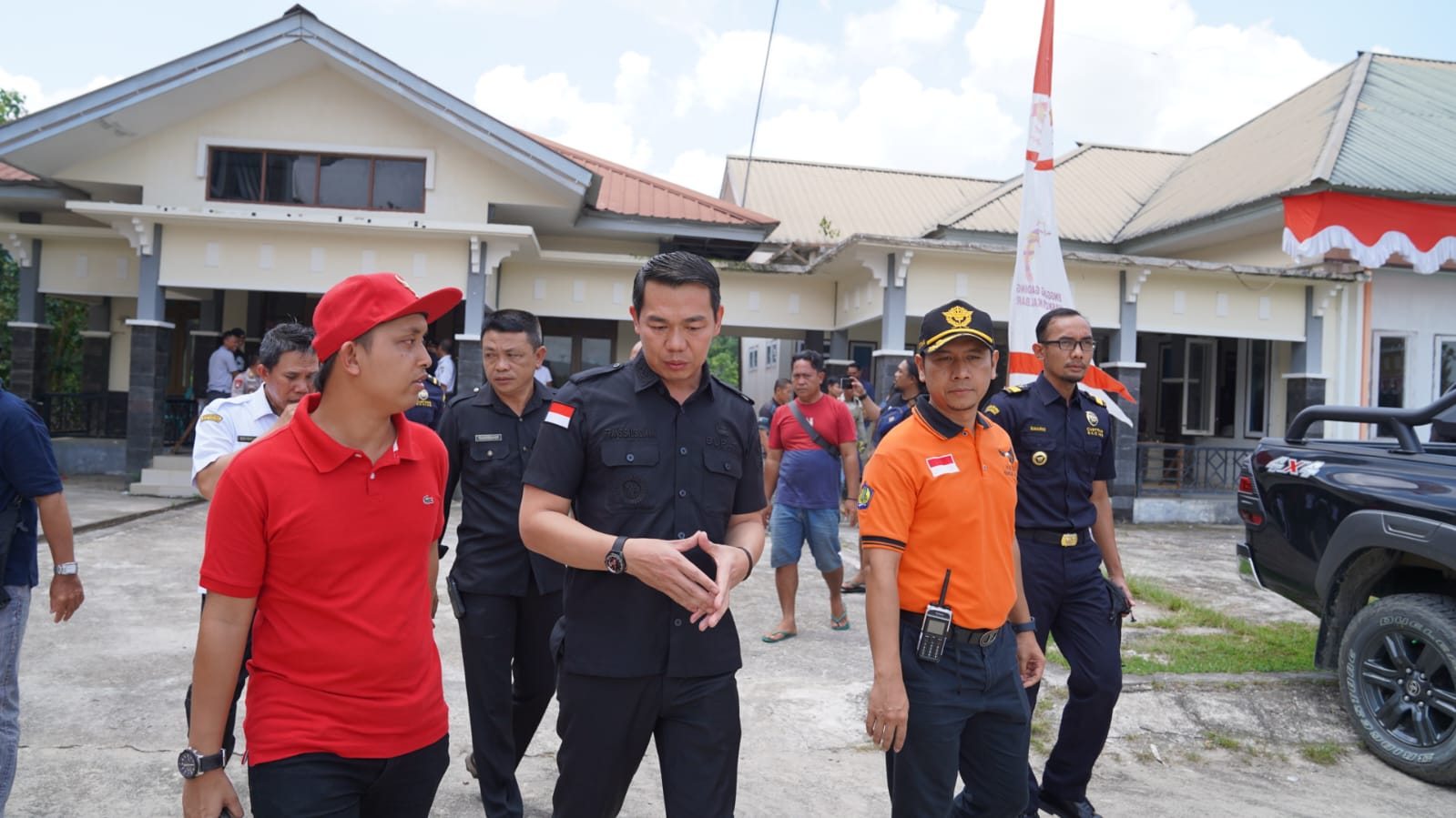 Bupati Kapuas Hulu Berikan Respon Terhadap Aspirasi Masyarakat Perbatasan di PLBN Badau - Info ...