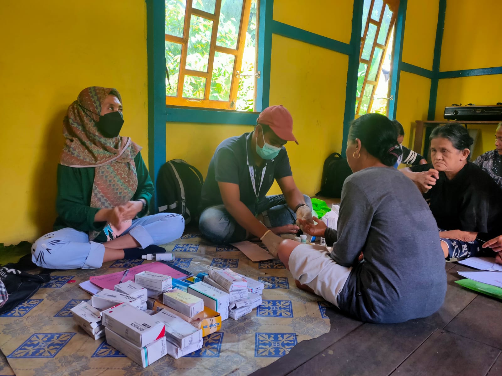 Nakes Puskesmas Suhaid Adakan Pelayanan Kesehatan di Posbindu Desa ...