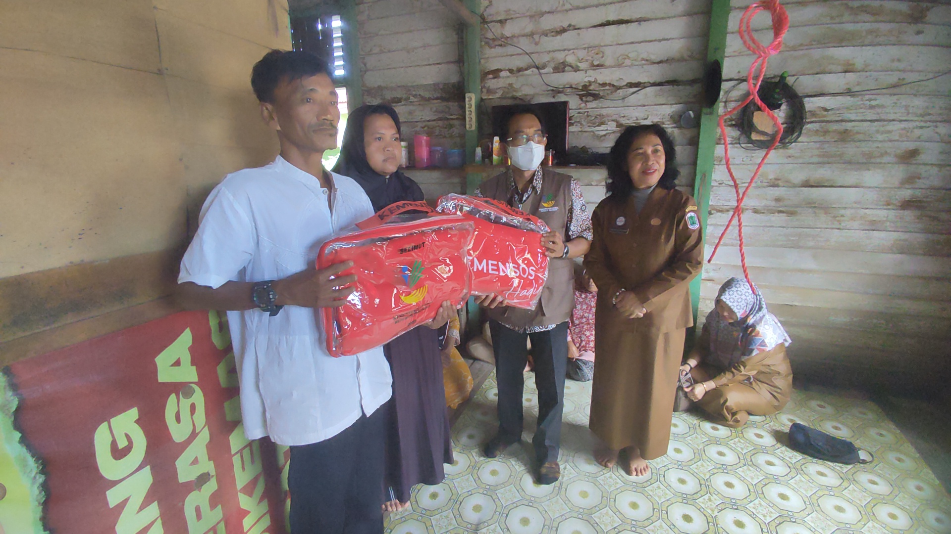 - KABUPATEN KAPUAS HULU