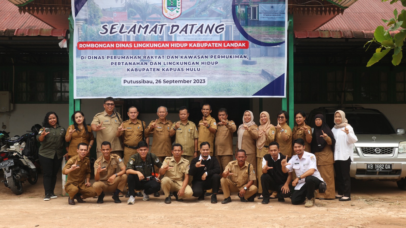 Dinas Lingkungan Hidup Kabupaten Landak Melakukan Studi Banding ke Laboratorium Pengujian Dinas ...